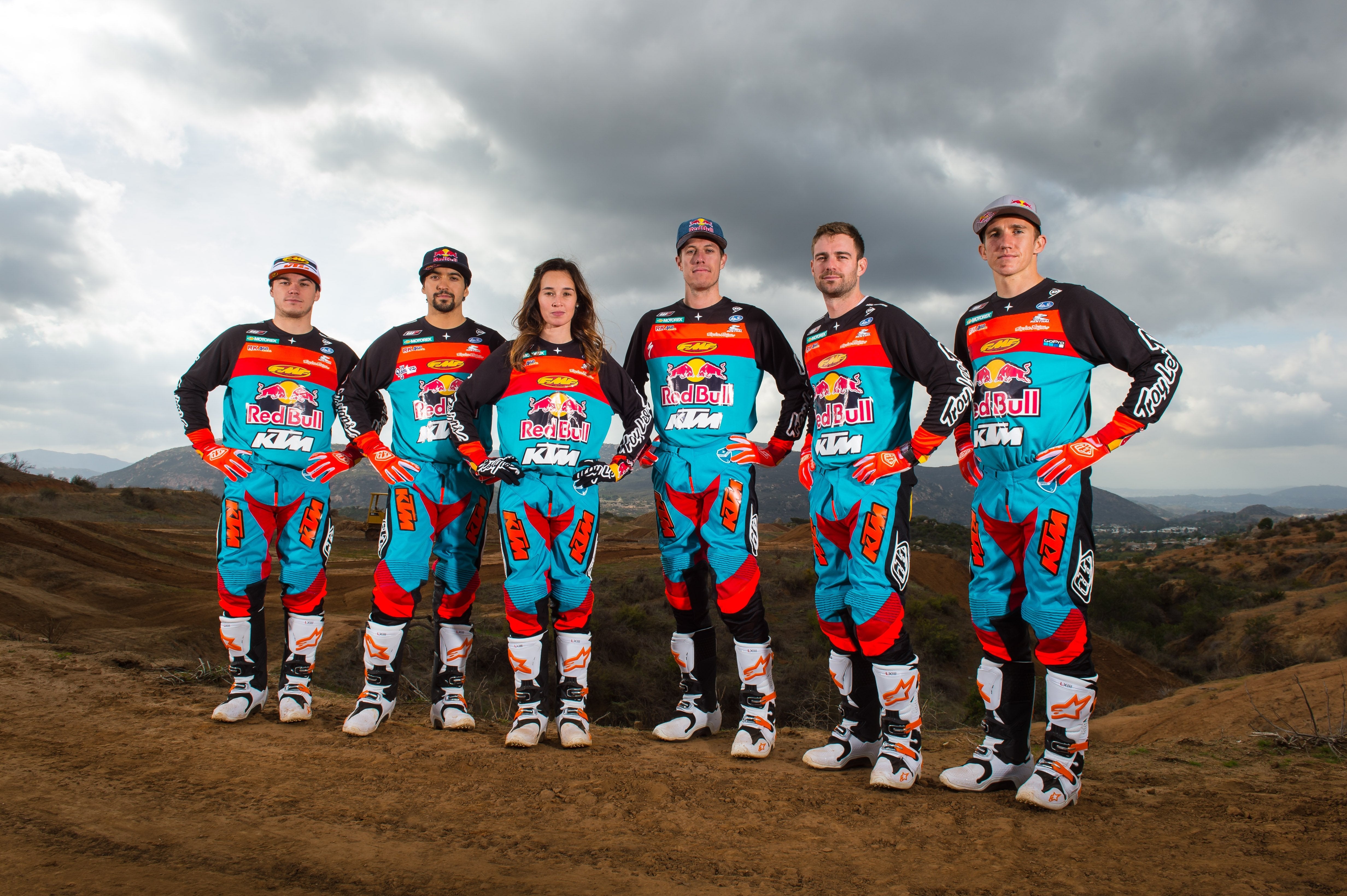 2017 KTM Off Road Team Introduction – Troy Lee Designs DE